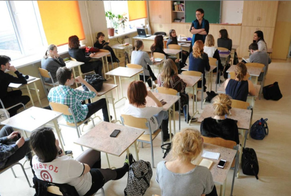 Aptauja: 43% iedzīvotāju pašreizējo izglītības kvalitāti vērtē kā ...